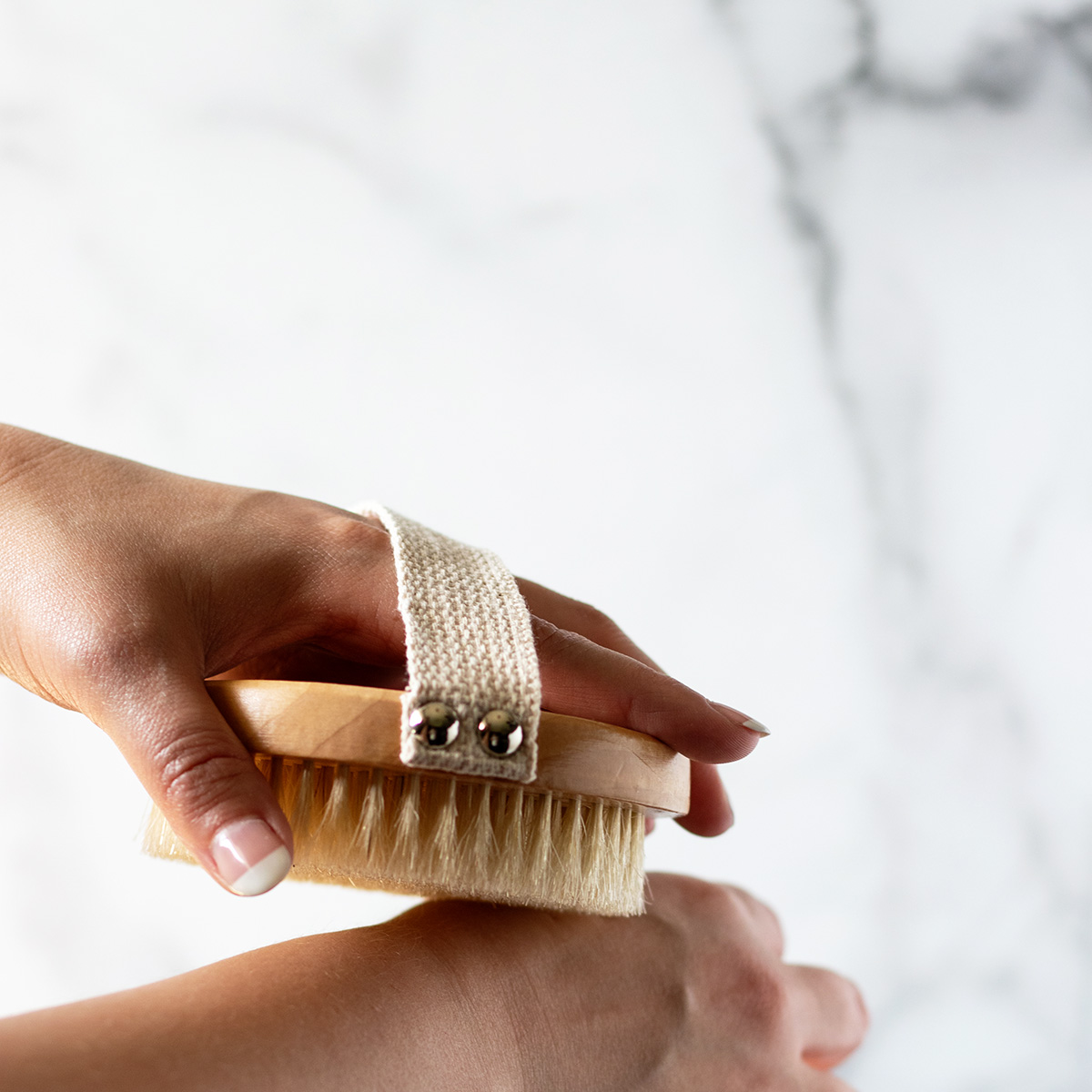 How To Dry Brush: 4 Simple Dry Brushing Techniques